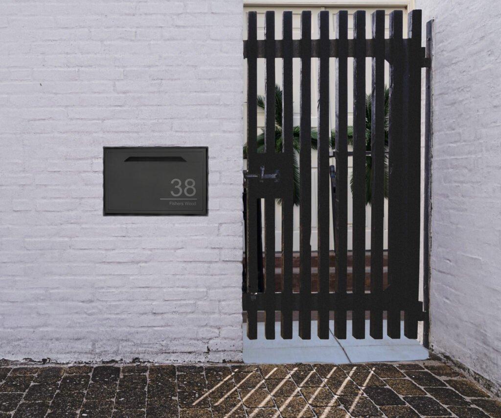 High Capacity Lockable Parcel Box, Suitable for Gate, Fence & Through ...