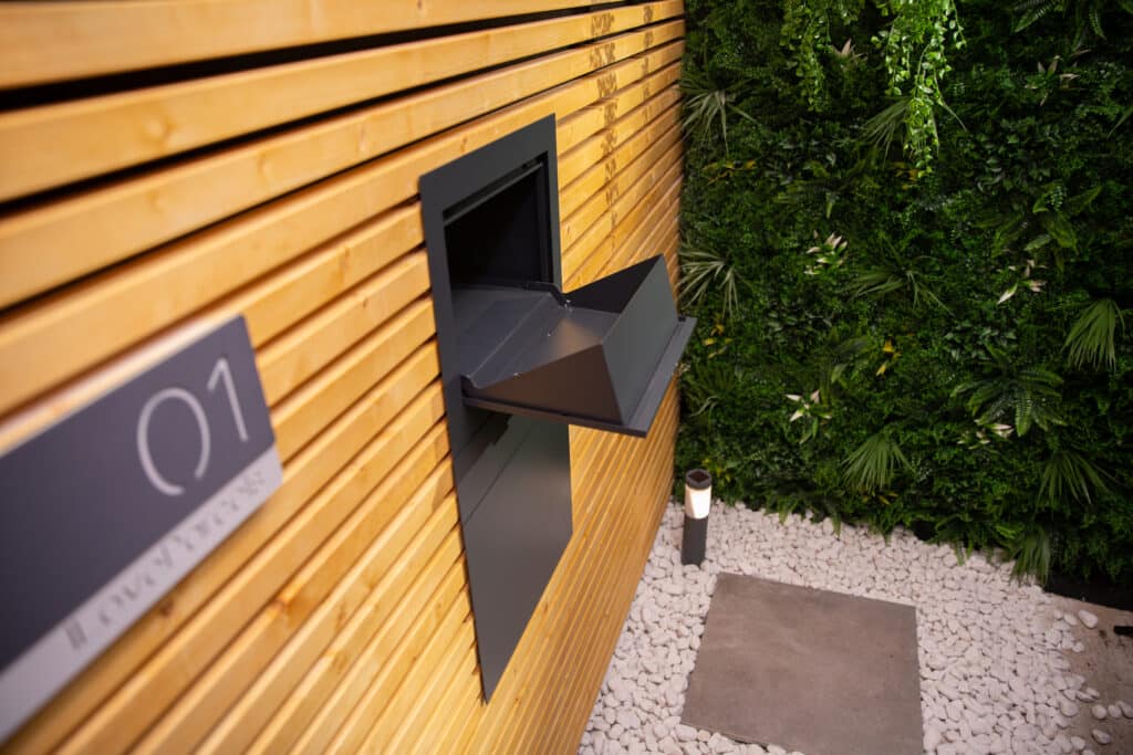 Lockable Parcel Box, Suitable for Gate, Fence & Through-the-Wall ...